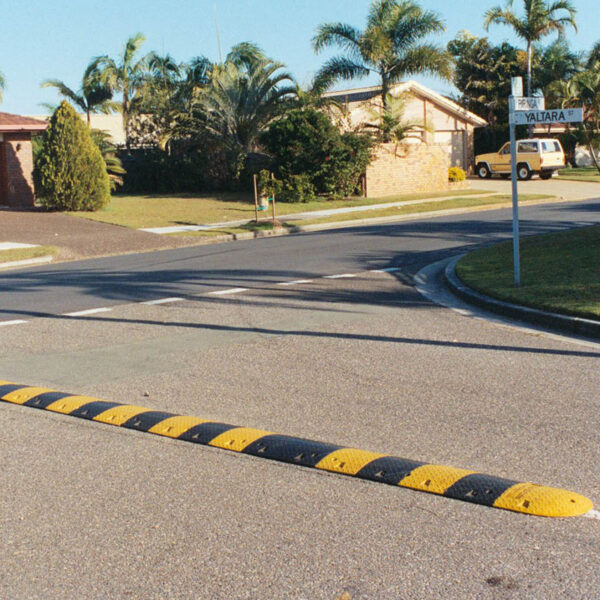 Rubber Speed Bump 380mm - Anti-Slip Traffic Speed Bump