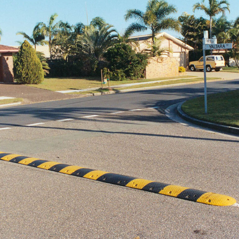 Rubber Speed Bump 380mm - Anti-Slip Traffic Speed Bump