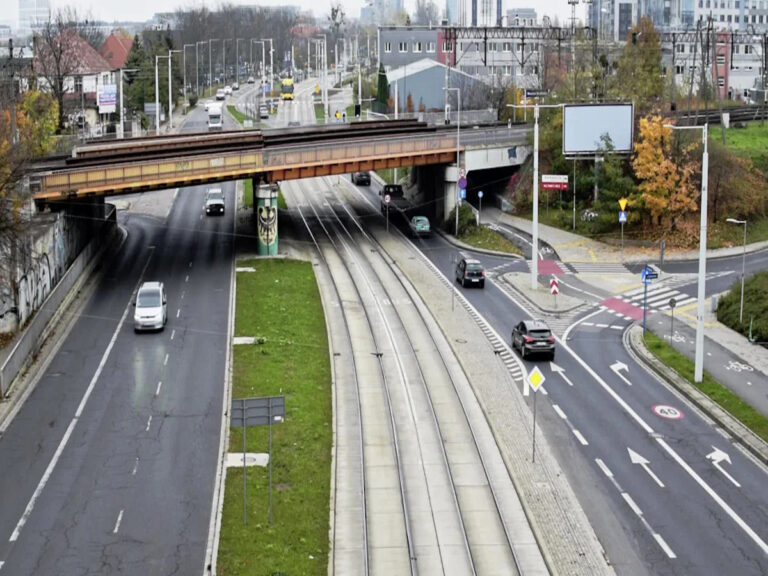 Channelizers vs. Delineators: Key Differences in Traffic Guidance