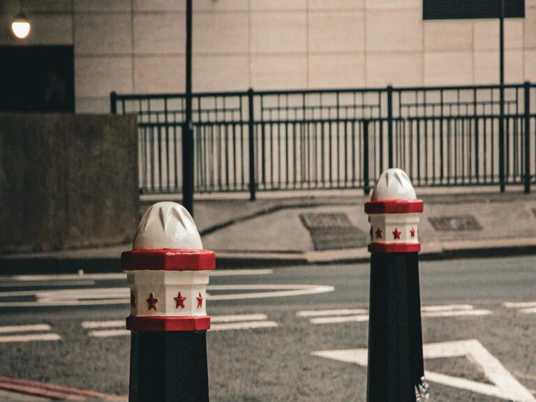Difference Between Road Bollard and Delineator