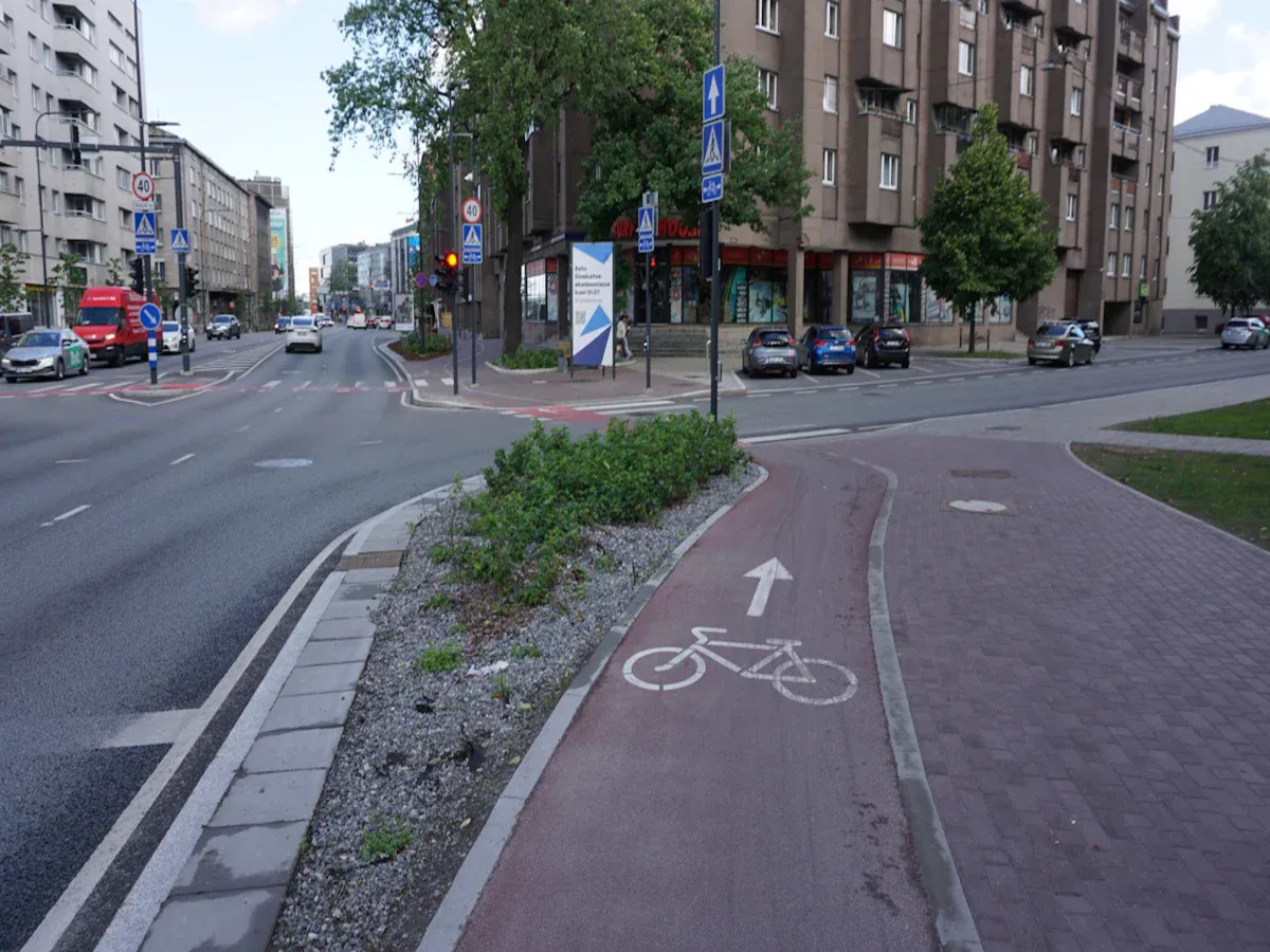 How Bike Lane Delineators Are Shaping E-Bike Infrastructure