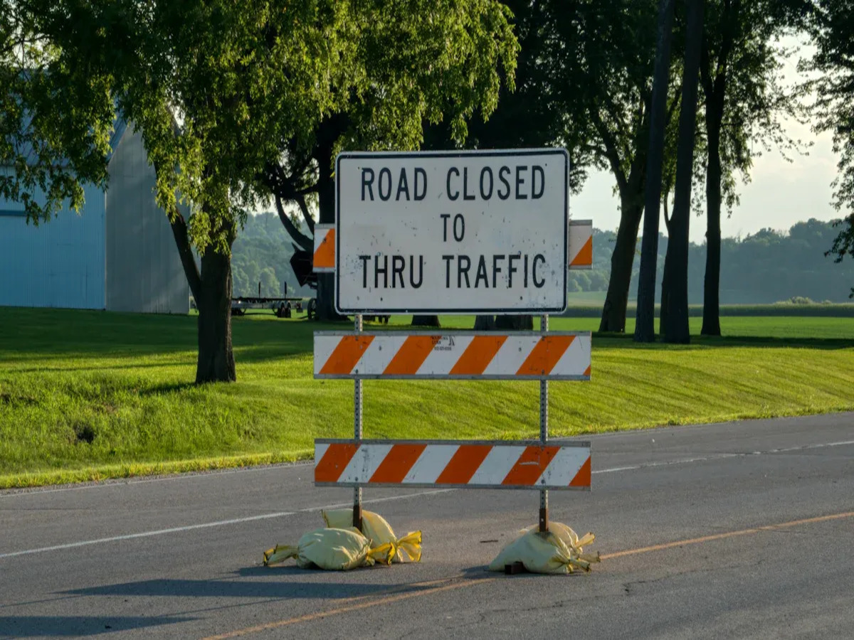 Role of Road Drums in Detours and Safety Management