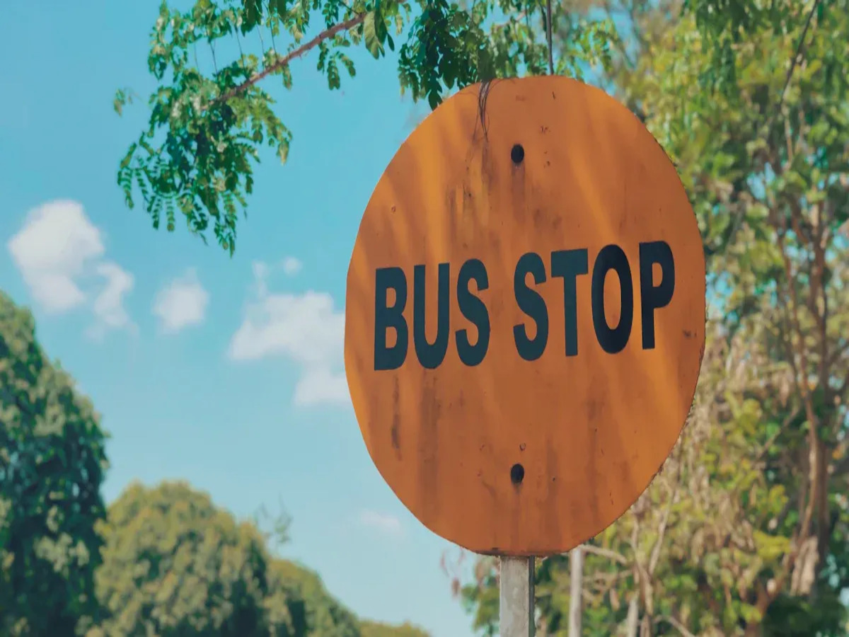 Traffic Safety Signs for Bus: Efficiency Busway and BRT Crossings