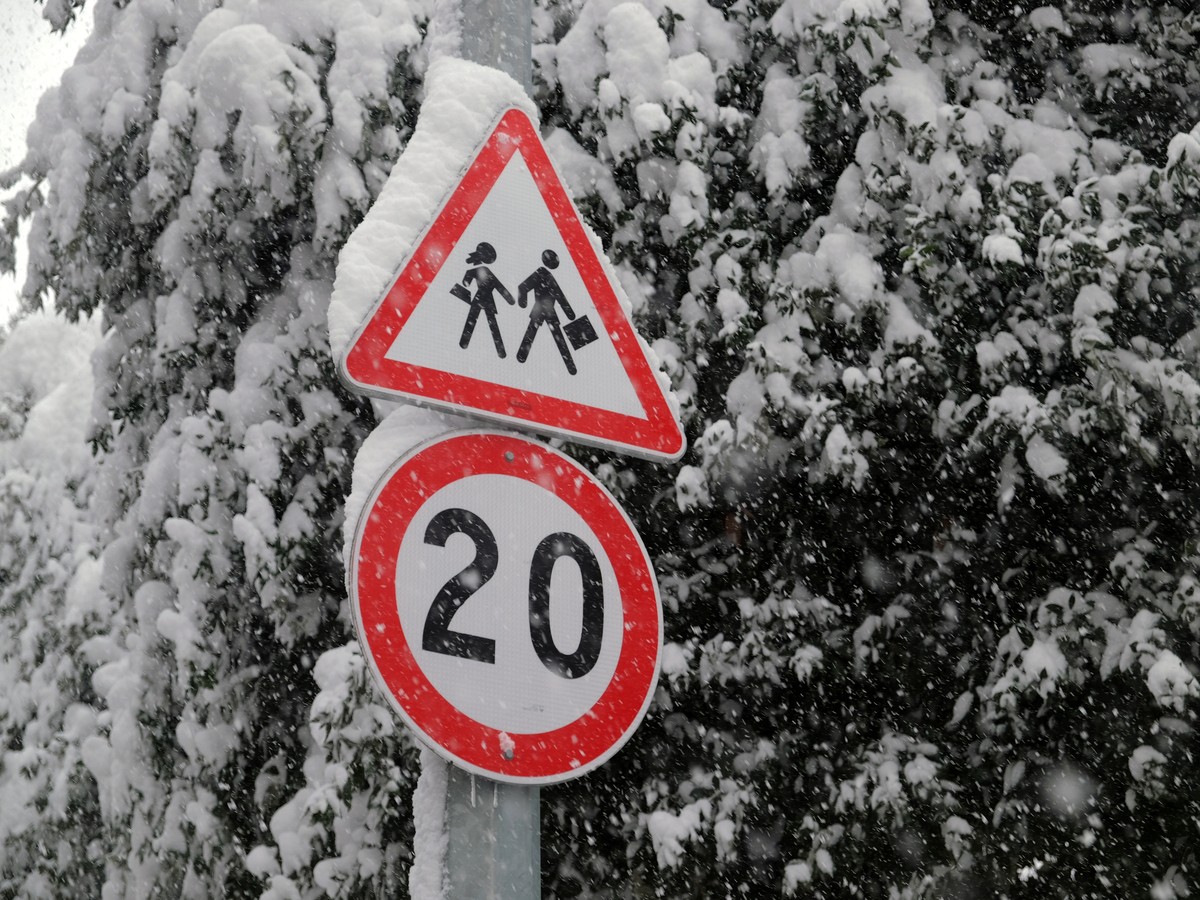 Safety Signs for Sale Save Lives: West Dunbartonshire Doing Right