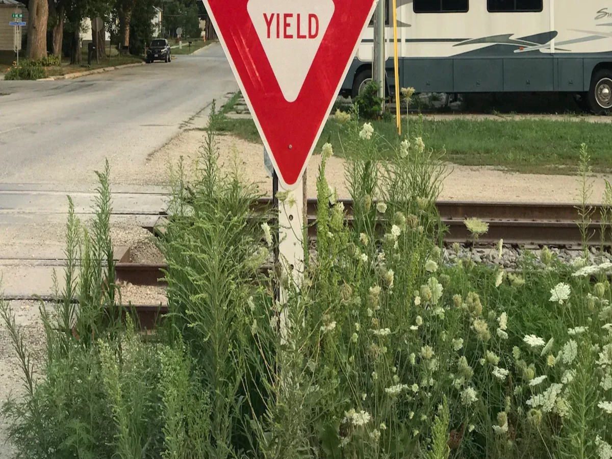Traffic Safety Signs Help Enforce Quiet Zone at Railroad Crossings