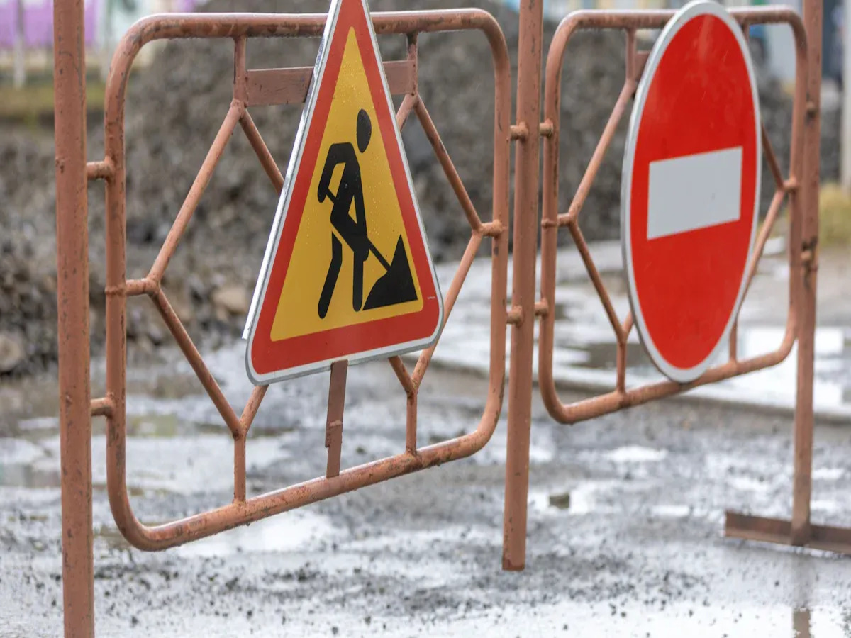 Traffic Cone Signs vs. Portable Sign Frames