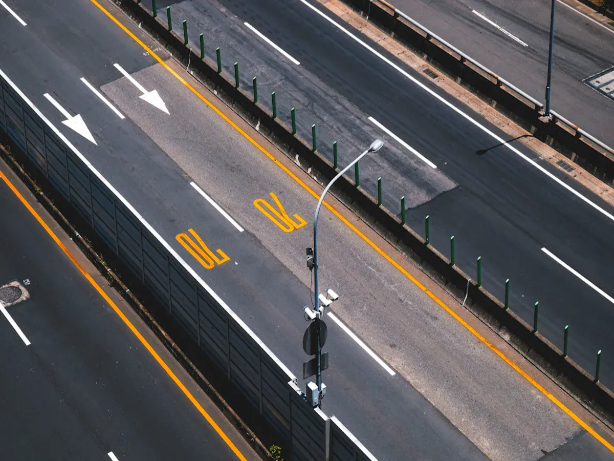 Multi-Message Traffic Signs vs. VMS: Key Differences