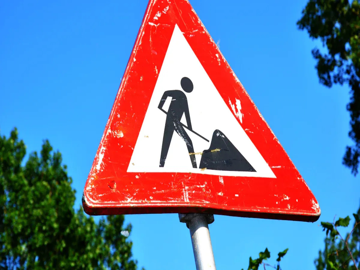 Different Types of Anti-Graffiti Coatings for Traffic Sign Maintenance