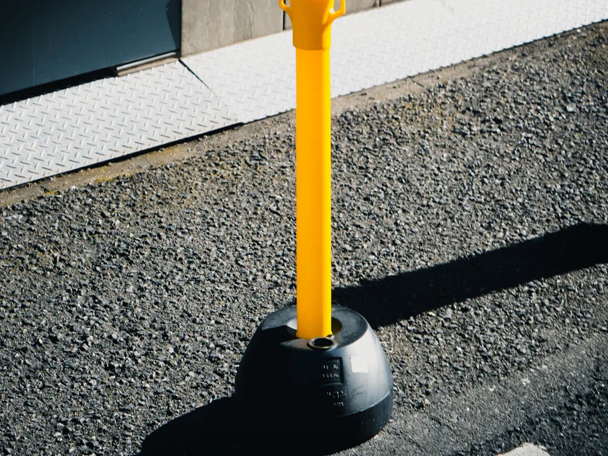 Understanding MUTCD Guidelines for Bollard Placement - OPTSIGNS