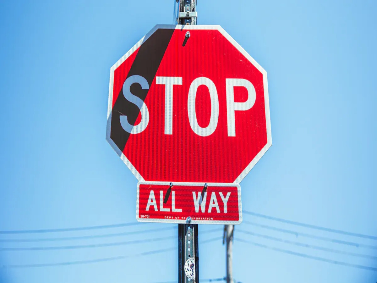 Laminate vs. Anti-Graffiti Coatings for Traffic Sign Maintenance