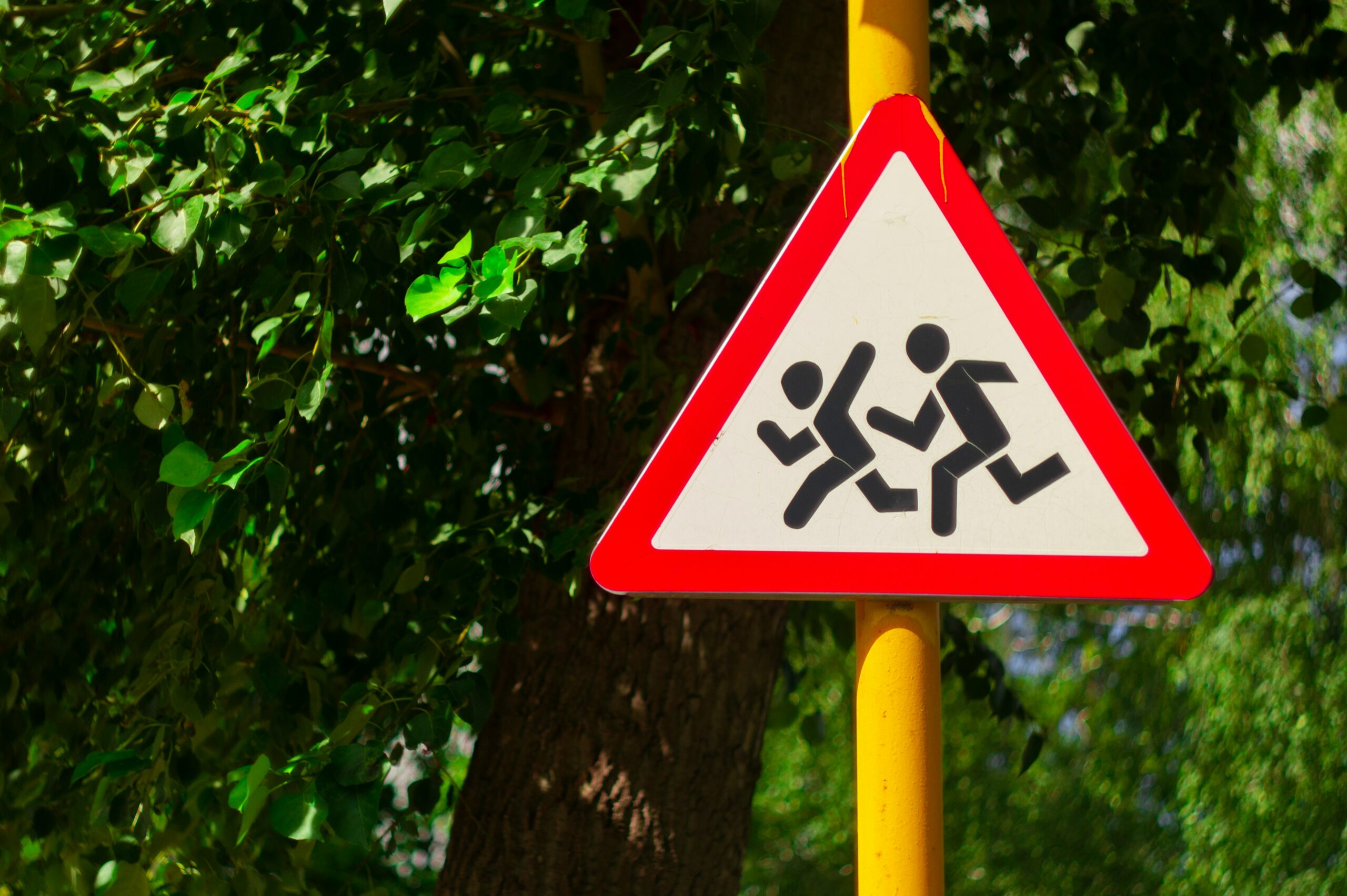 Laminate Is Essential for Urban Traffic Sign Maintenance in 2025