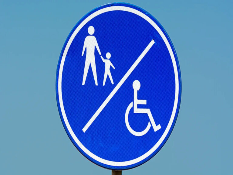 "Local Traffic Only" Sign under MUTCD: Guidelines and Practices