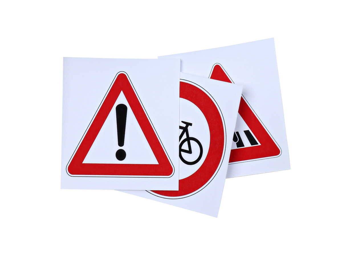 UK Warning Sign Size Guide: Triangles and Temporary Signs