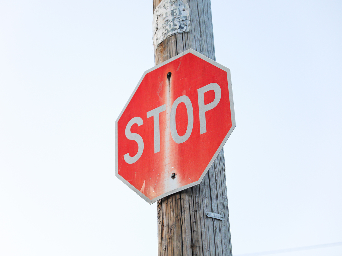 Can You Use US-Style Traffic STOP Signs in the UK or Australia?