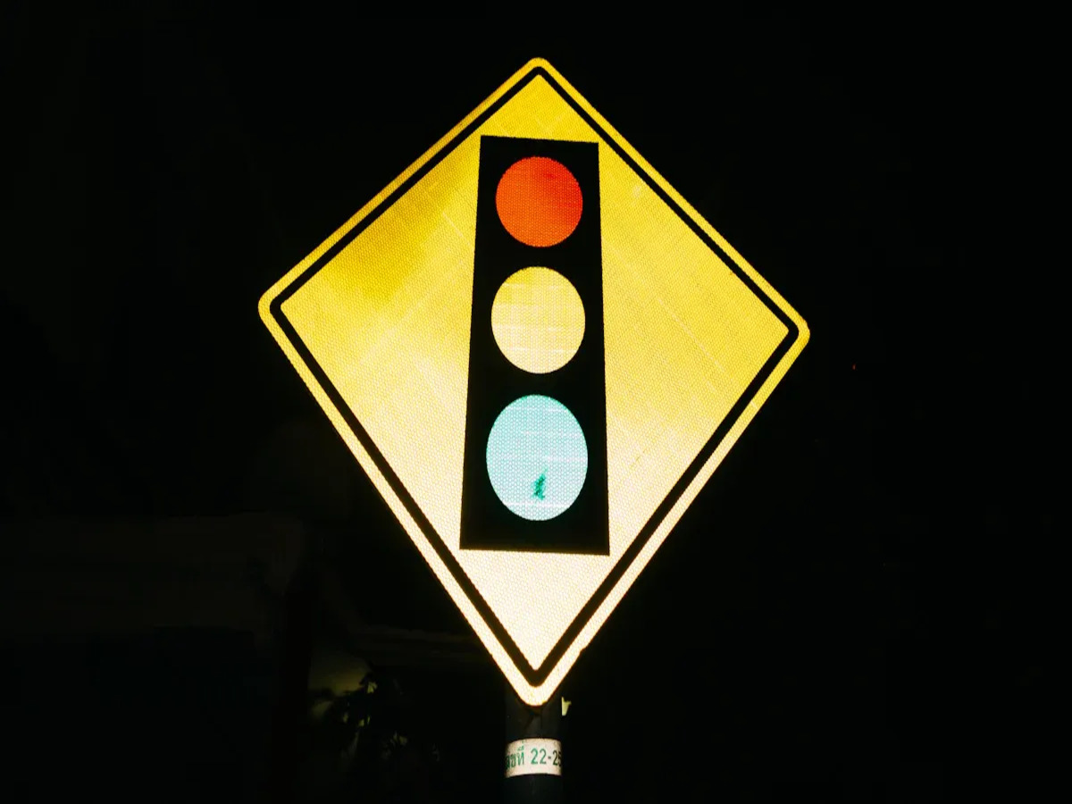 Aluminum Road Signs Enhance Driver Awareness Reduce Accident