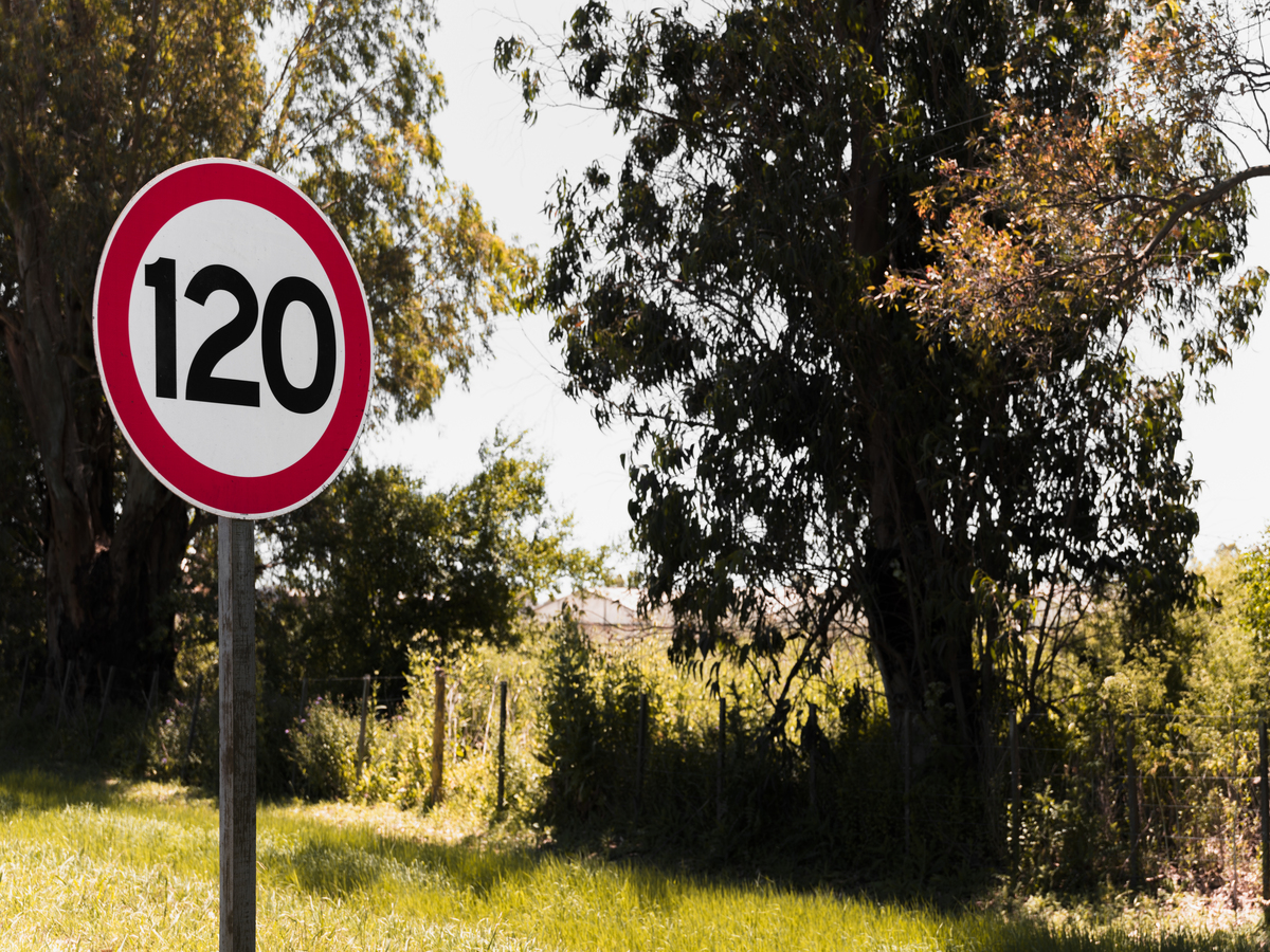 Reflective Sheeting for UK Traffic Signs: RA1, RA2, and R3B