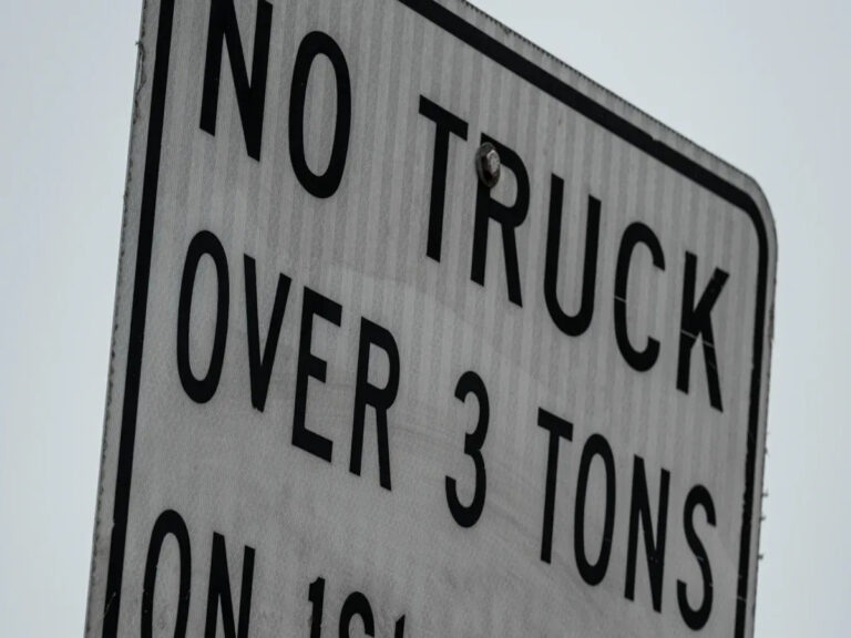 Understanding Highway Construction and Maintenance Sign Colors - OPTSIGNS