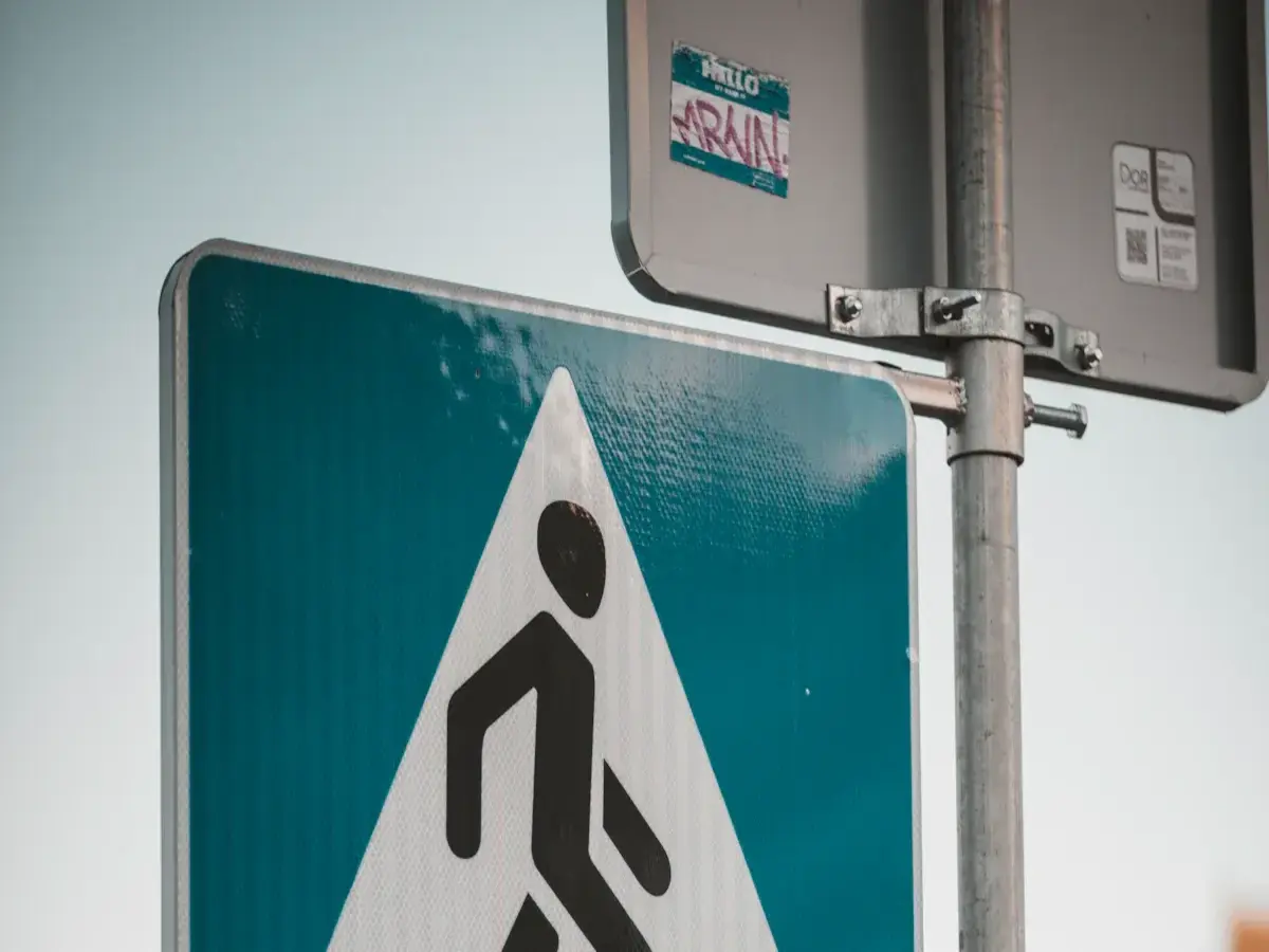 Types of Reflective Films Suitable for Hand‑Applied Road Signs