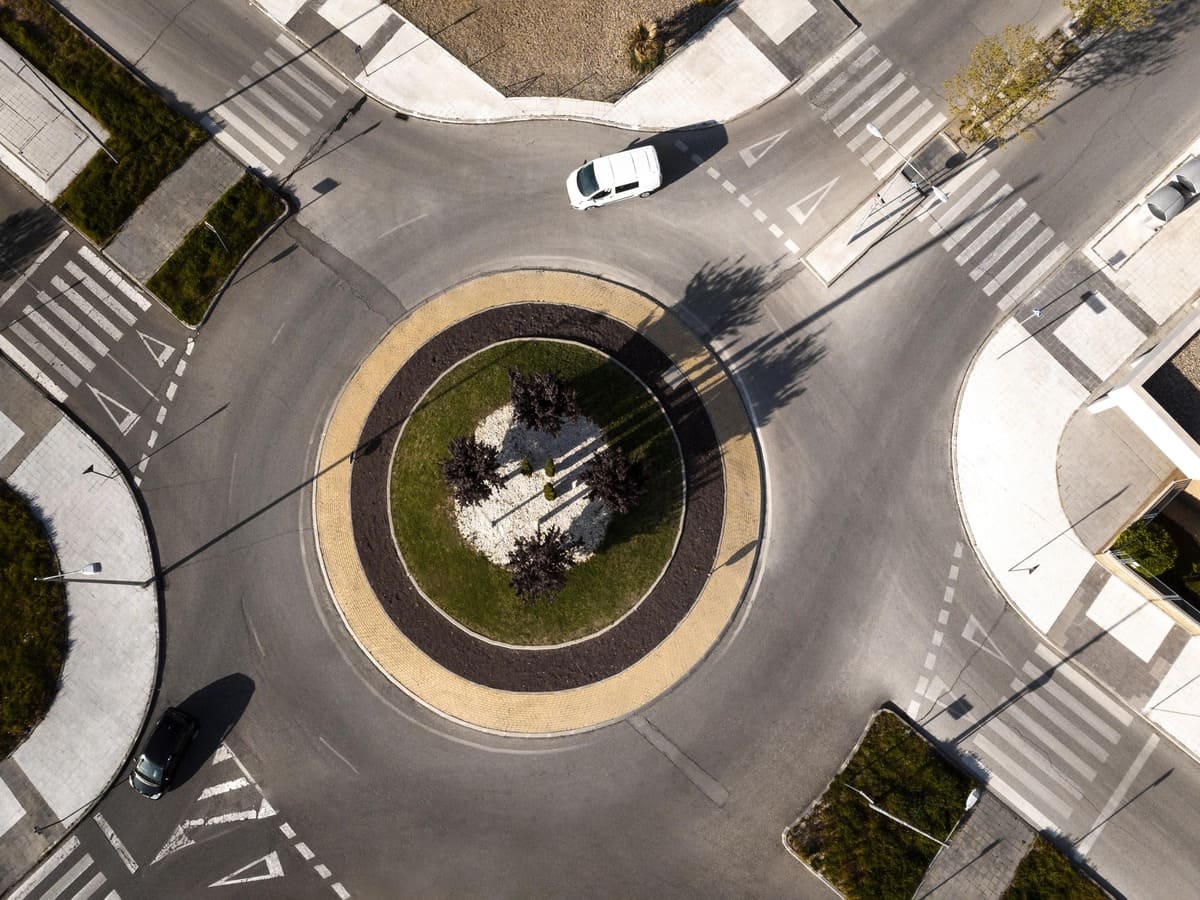 Why UK Roundabout Signs Have a Gap